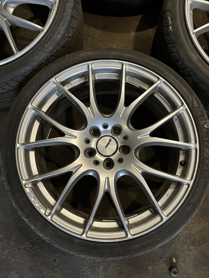Литые диски Rays 8Jx19 ET48 5x112 на Audi A3 Sportback (8VA), Audi A4 ...