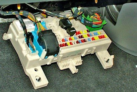 Сгорела форсунка омывателя лобового стекла 1708177 — Ford Focus Sedan ...