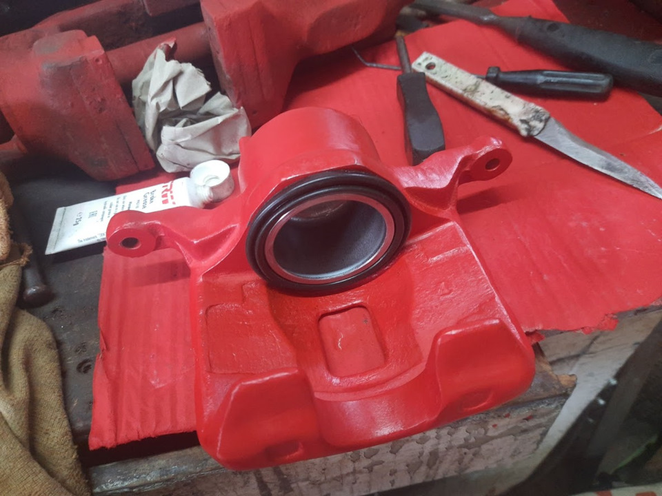 Переборка передних тормозных суппортов — Mitsubishi Pajero Sport (2G ...