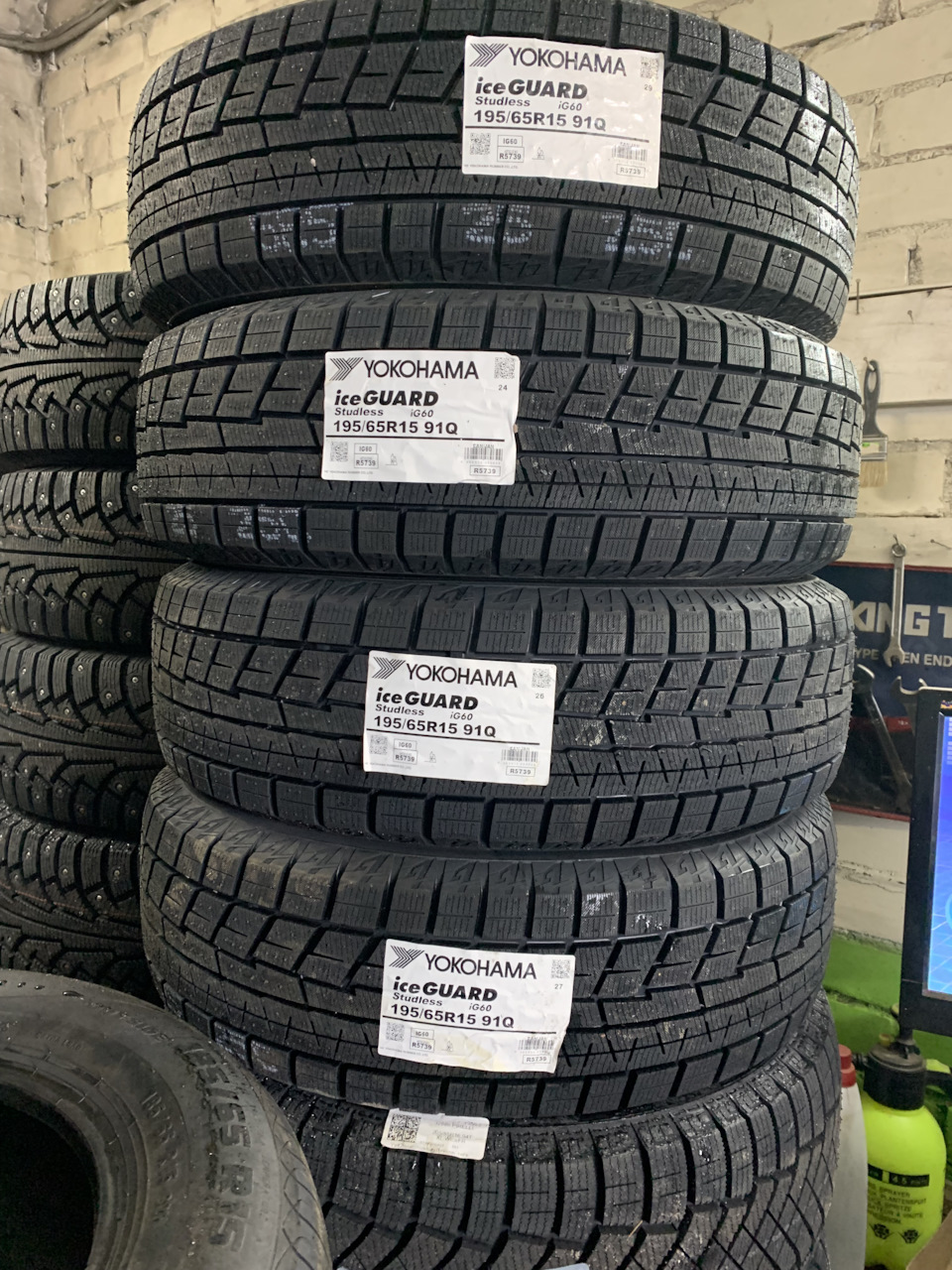 Yokohama Ice Guard IG60 195/65 R15 — Ford Focus Hatchback II, 1,4 л, 2008 года | шины | DRIVE2