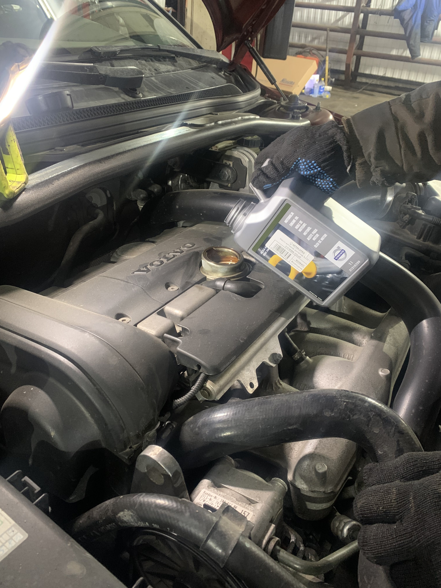 Замена масла, фильтра, ручки ручника — Volvo S60 (1G), 2,5 л, 2007 года ...