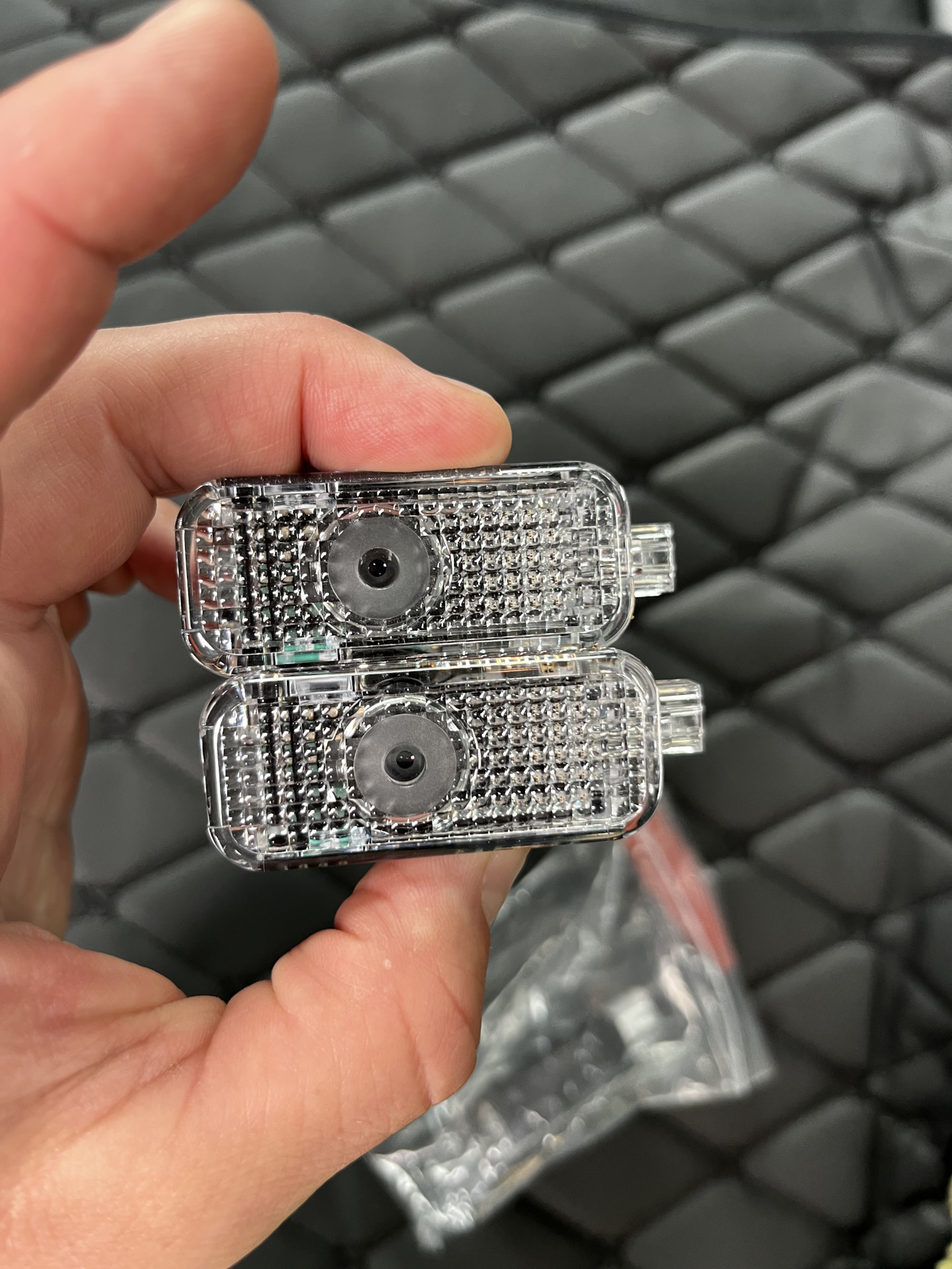 Установка проекции Audi в двери. — Audi A6 (C7), 2 л, 2014 года | тюнинг | DRIVE2