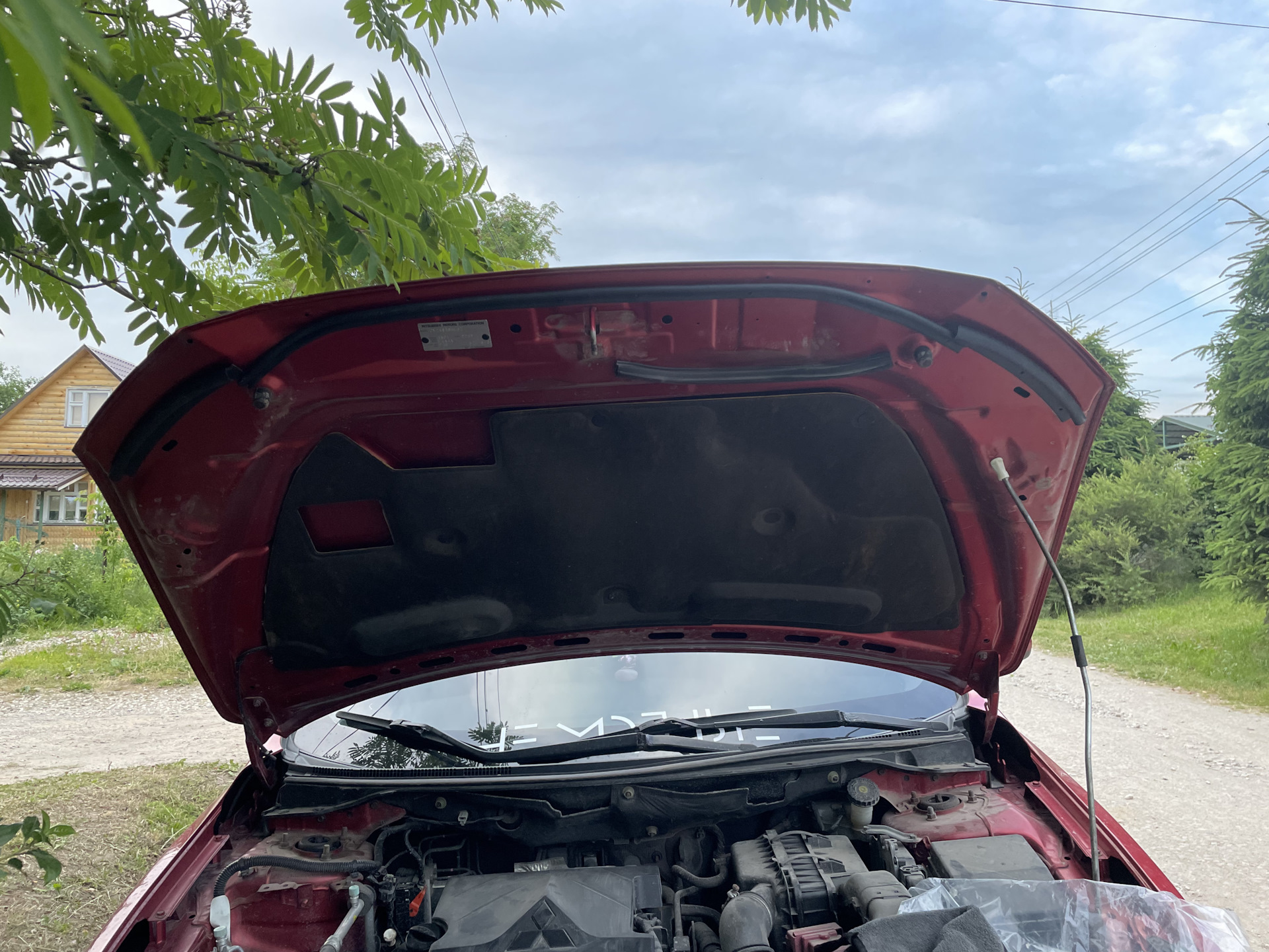 Уплотнители капота — Mitsubishi Lancer X, 1,5 л, 2010 года | своими ...