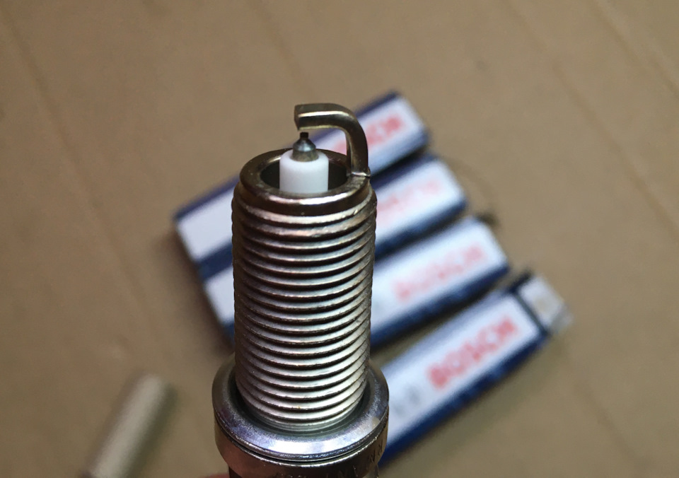 Свечи зажигания Bosch Gen3 EA888 1.8 2.0 TSI TFSI на Skoda Kodiaq (1G ...