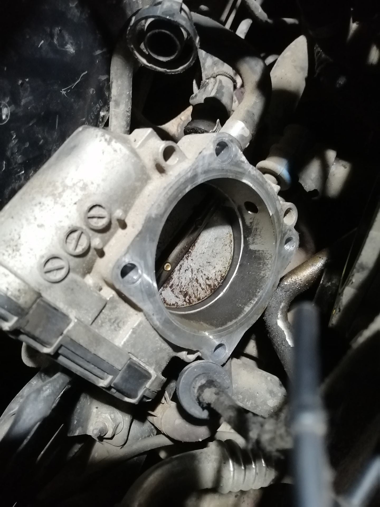 Чистка вкг, дроселя, замена прокладки клапанной крышки — Audi A6 (C5 ...