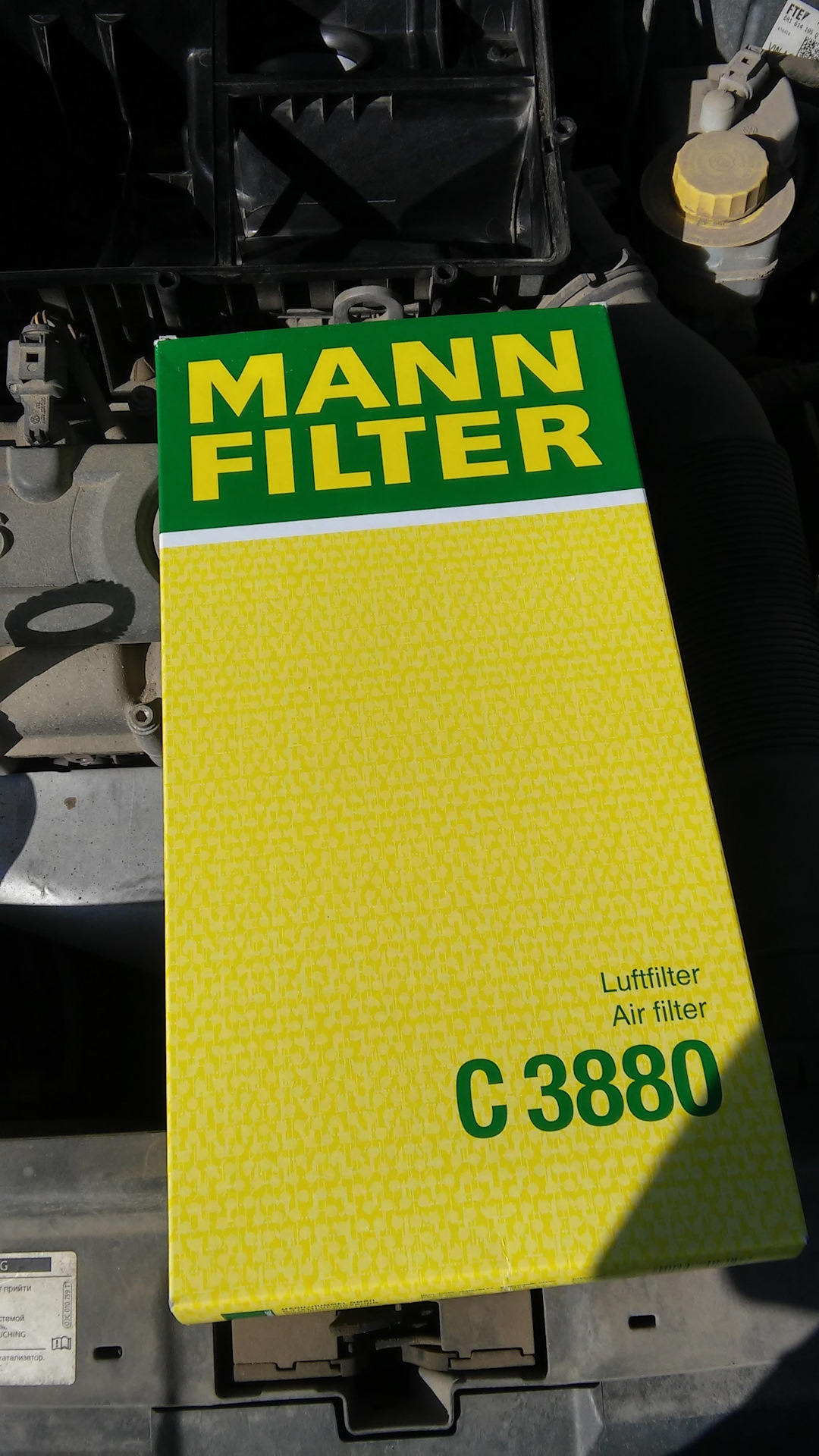 Замена фильтра салона и воздушного фильтра — Volkswagen Polo Sedan, 1,6 ...