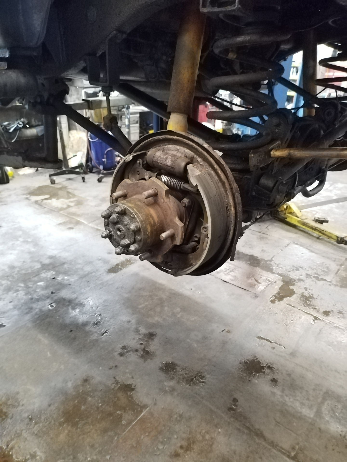 Обслуживание тормозной системы — Toyota Land Cruiser 100, 4,2 л, 2002 ...