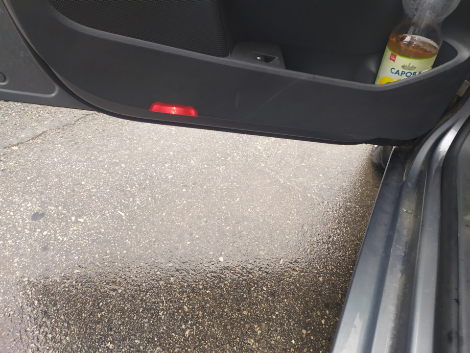 Осветил пространство дверей! — Volkswagen Golf Mk5, 1,6 л, 2008 года ...