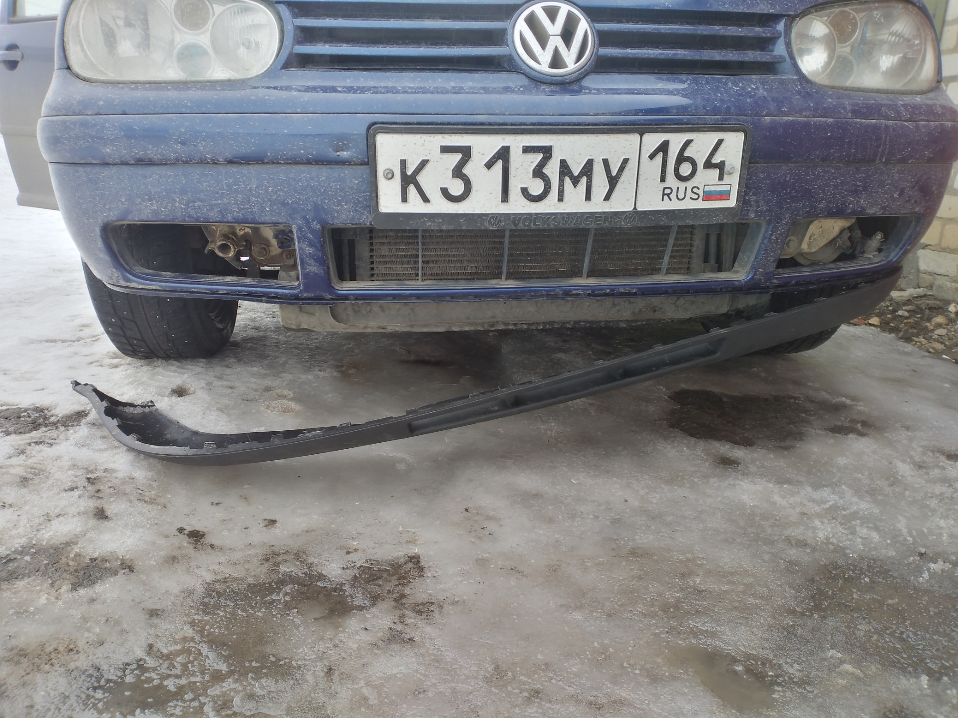 Кривая губа — Volkswagen Golf Mk4, 1,6 л, 2000 года | стайлинг | DRIVE2