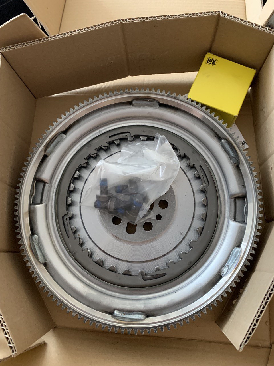 #8. Замена сцепления DQ200 0CW — Skoda Superb Combi (Mk3), 1,6 л, 2016 ...