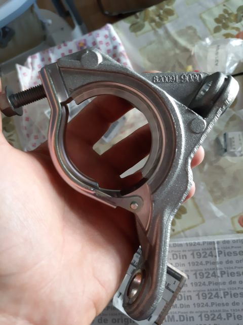 8200919080 Держатель подшипника привода колеса(мет) RENAULT | Запчасти ...