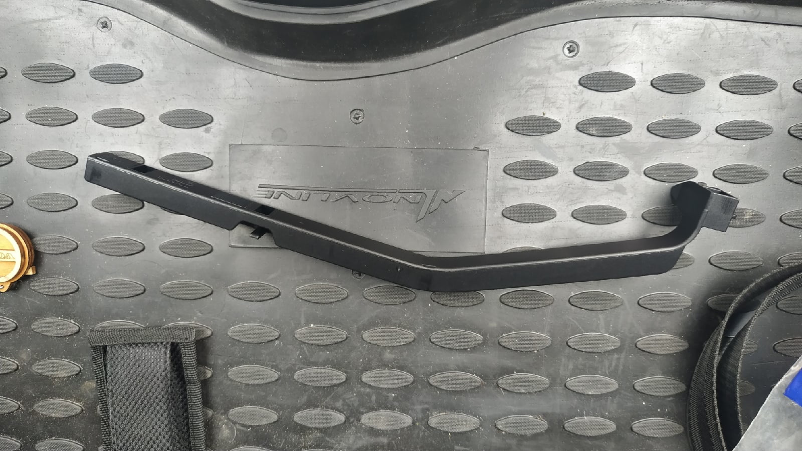 Замена насоса омывателя фар и короба датчика ABS — Volvo S60 (1G), 2,4 ...