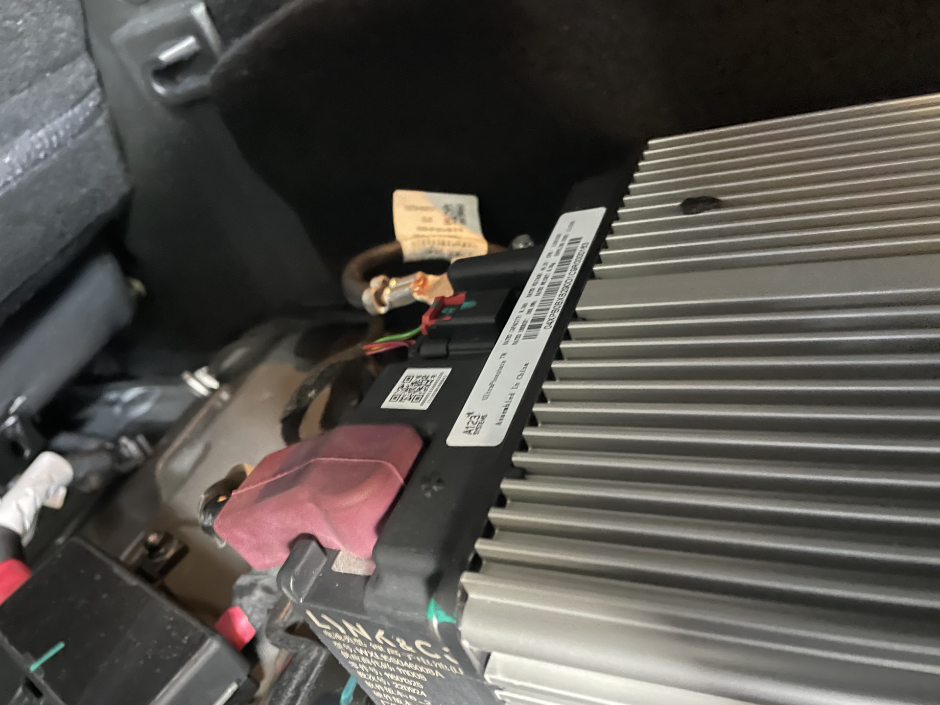 Замена батареи системы BSG 48v по гарантии — Geely Atlas Pro, 1,5 л, 2023 года | поломка | DRIVE2