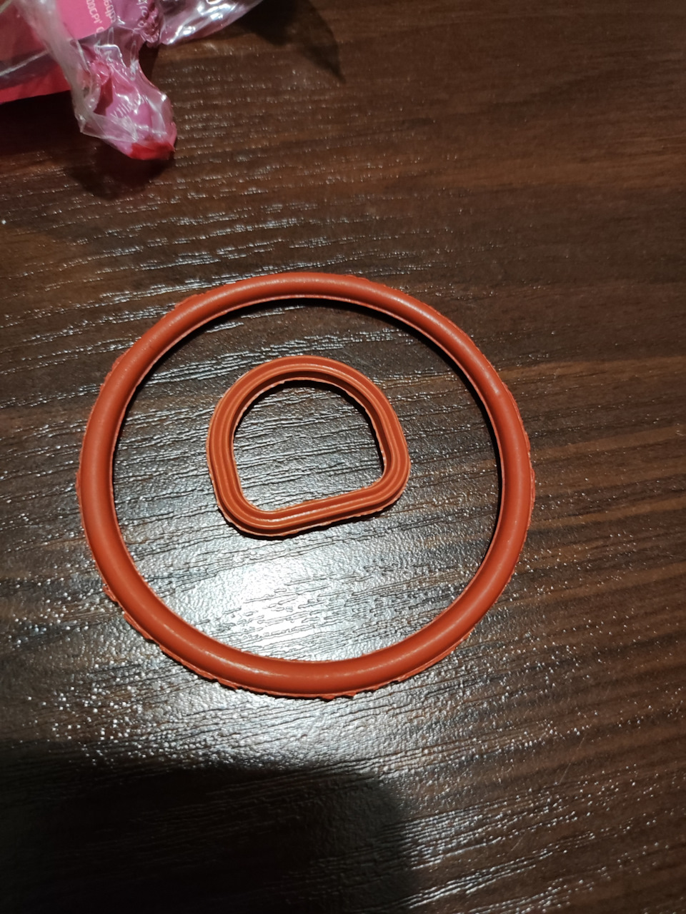 Замена прокладок маслоотделителя — Volkswagen Golf Mk4, 1,6 л, 2002 ...