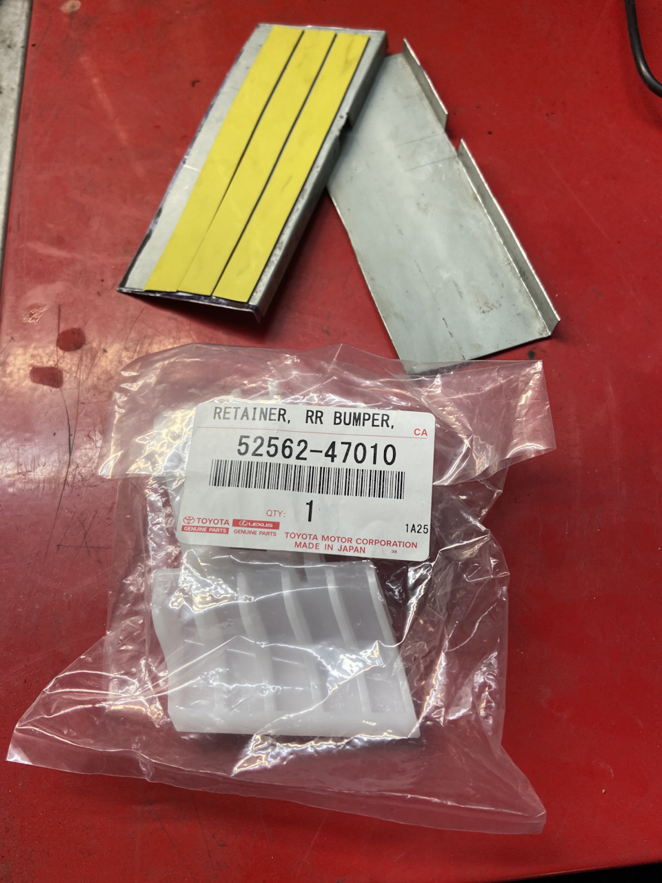 5256247010 Крепление фонаря TOYOTA LEXUS | Запчасти на DRIVE2