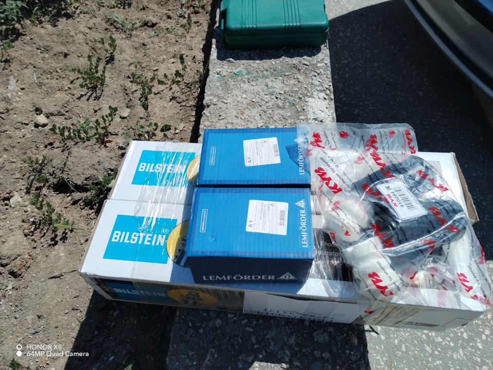 Замена передних амортизаторов — BMW 3 series (E46), 1,9 л, 2000 года ...