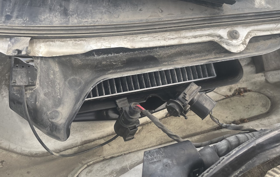 Установка фильтра салонного под капотом — Skoda Superb Mk3, 1,4 л, 2015 ...