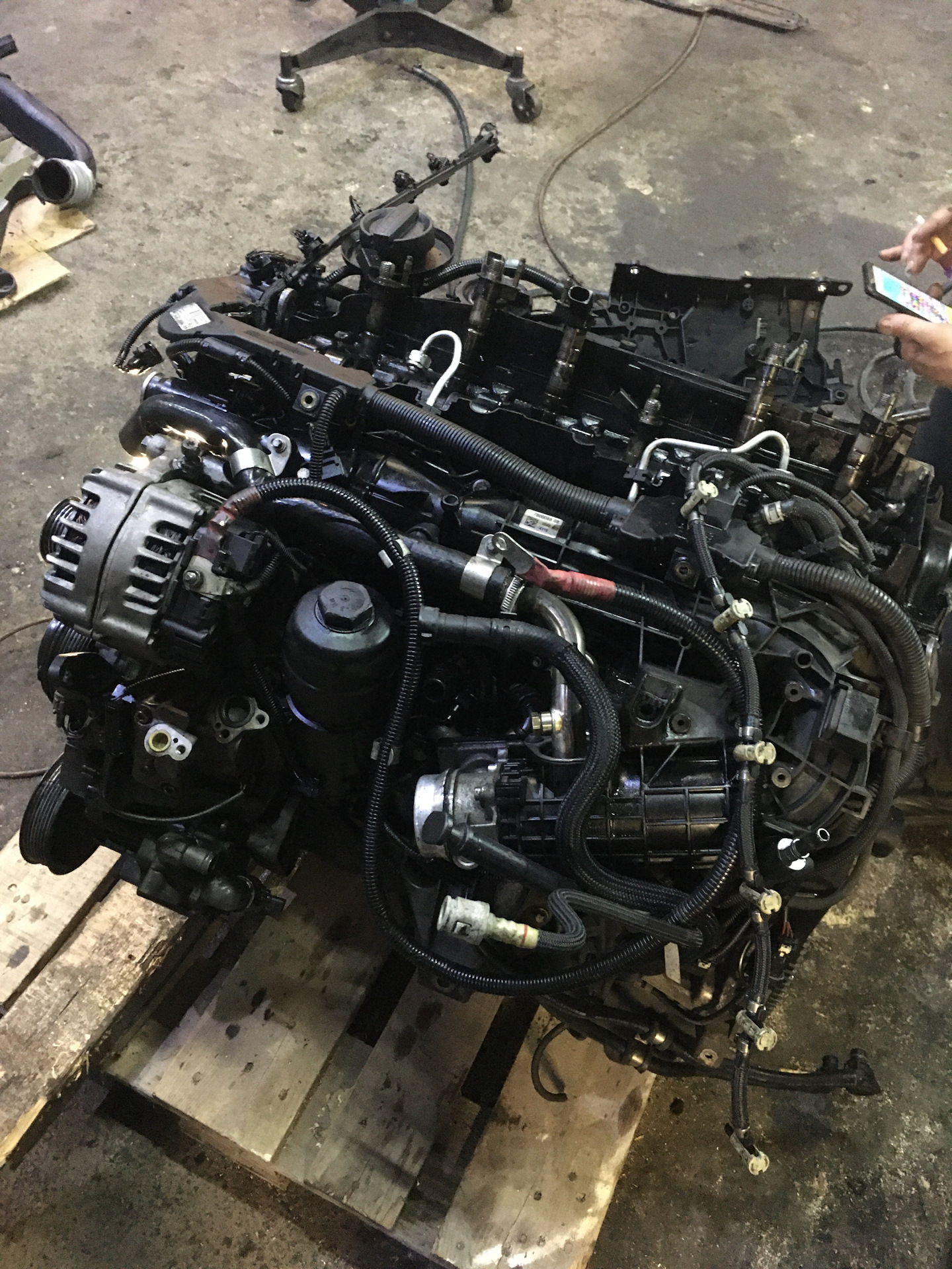 Продолжение ТО по замене цепей — BMW 7 series (F01/02), 3 л, 2010 года ...