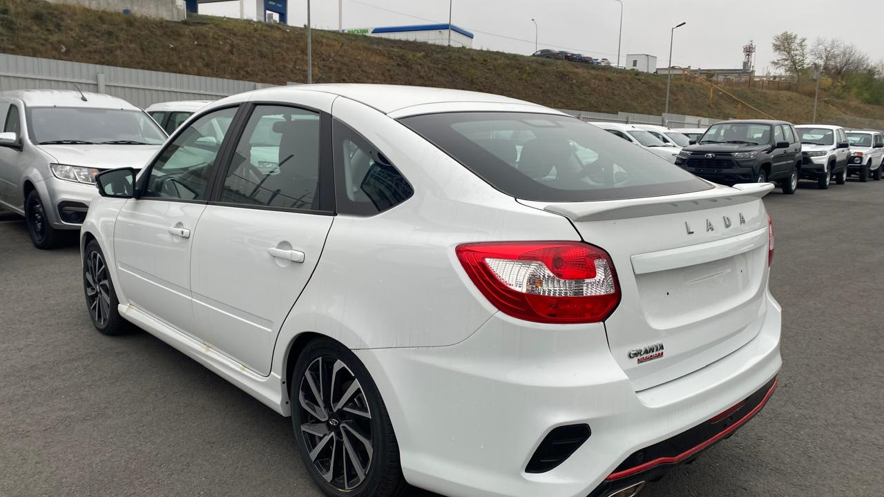 Lada Granta Sport Лифтбек 1.6 бензиновый 2024 | GT Limited Edition на ...