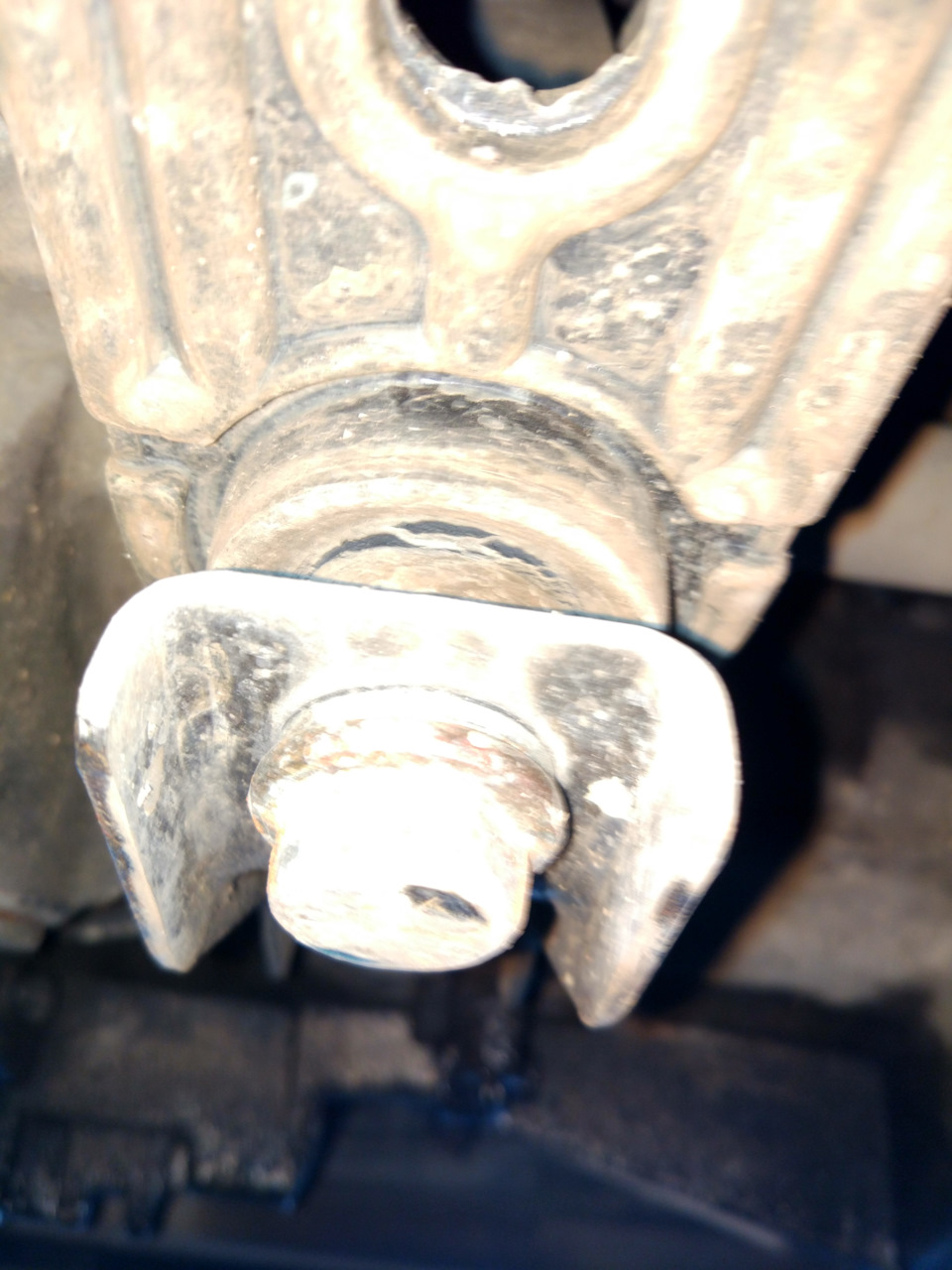 Нижняя подушка мотора — Renault Megane II, 1,5 л, 2004 года | запчасти ...