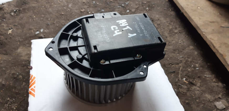 MR568592 Вентилятор и мотор отопителя Mitsubishi | Запчасти на DRIVE2