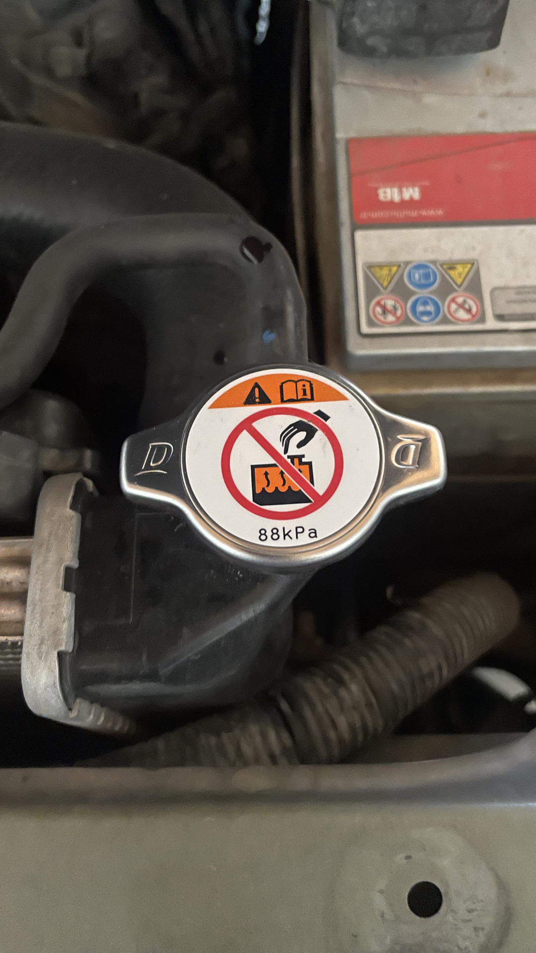 Замена крышки радиатора на летный вариант 🙂 — Lexus GX (URJ150), 4,6 л ...