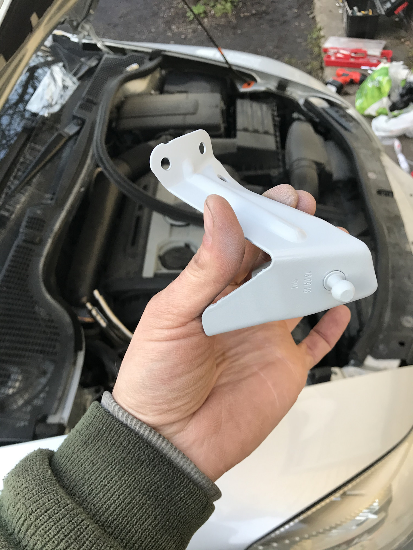 Оригинальная амортизатор на капот от шкоды суперб на шкоду а5фл — Skoda ...