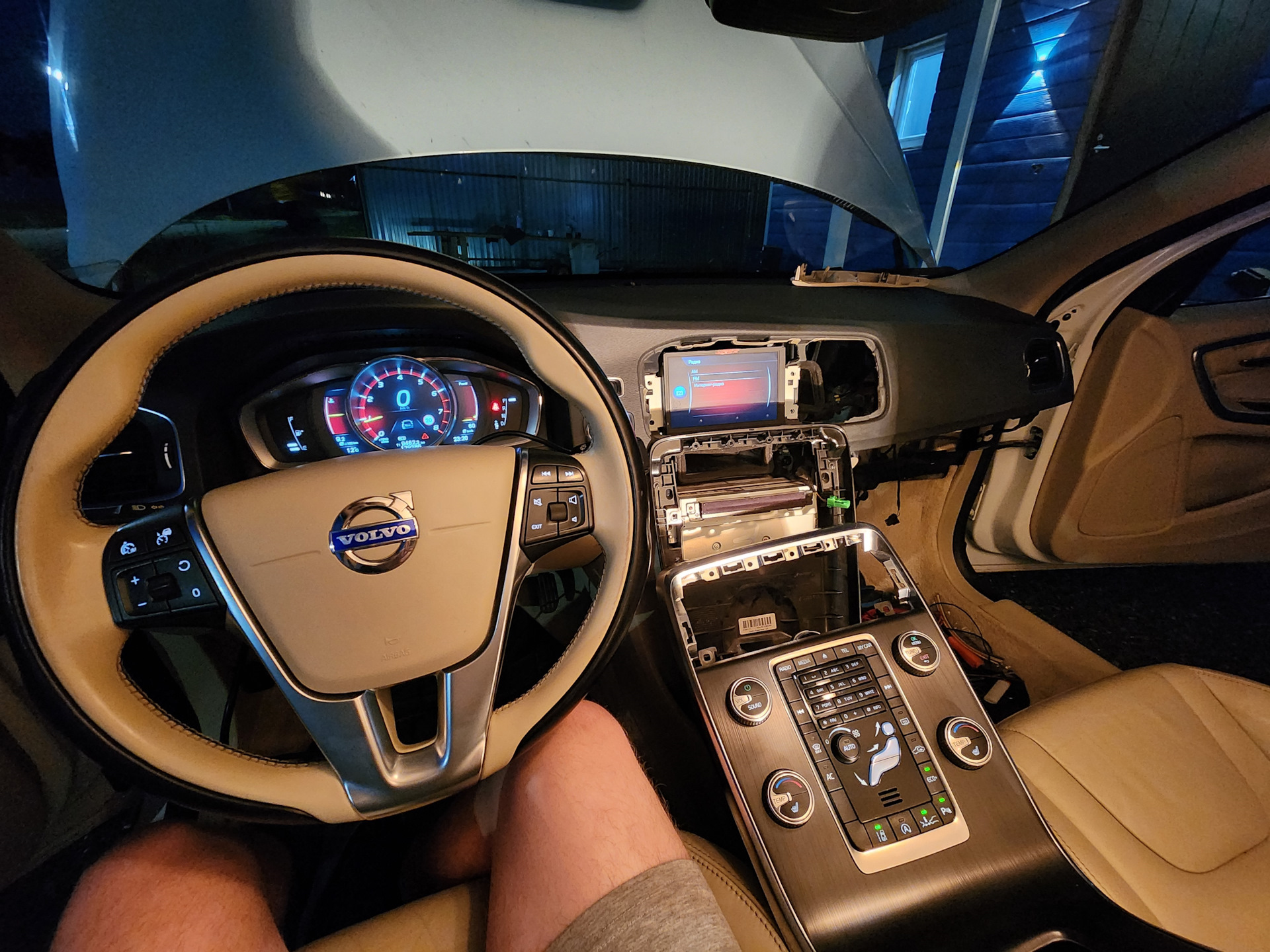 Установка IHU. Часть 1. — Volvo S60 (2G), 2 л, 2014 года | автозвук ...