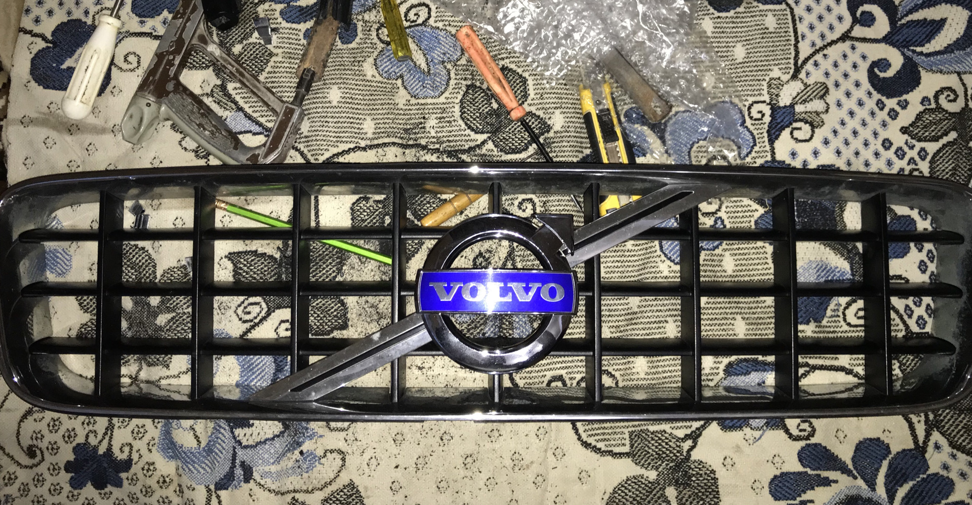 Рест решетки радиатора — Volvo XC90 (1G), 2,4 л, 2006 года | тюнинг ...