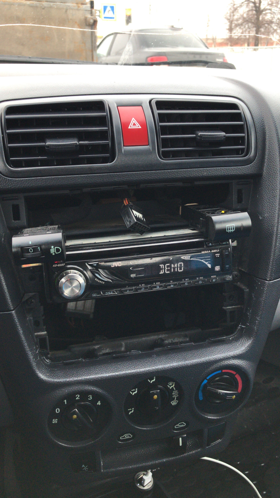 4-замена ламп в подсветки кнопок — KIA Picanto (1G), 1 л, 2007 года ...