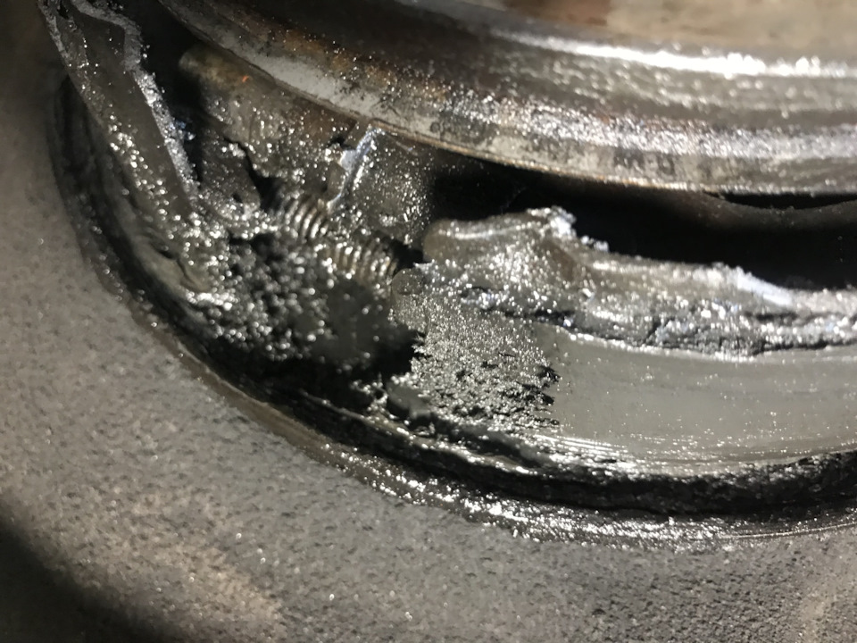 Замена тросов ручника, колодок ручника, сальников моста — Toyota Land ...