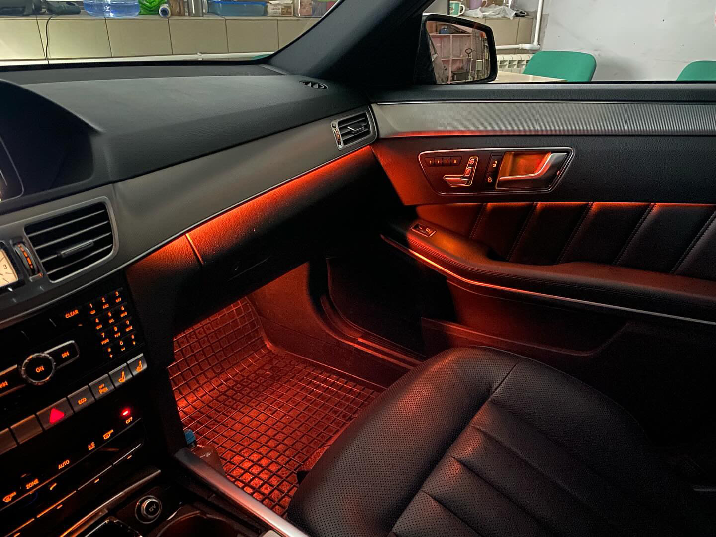 AMBIENT LIGHT — Mercedes-Benz E-Class (W212), 3,5 л, 2014 года | тюнинг ...