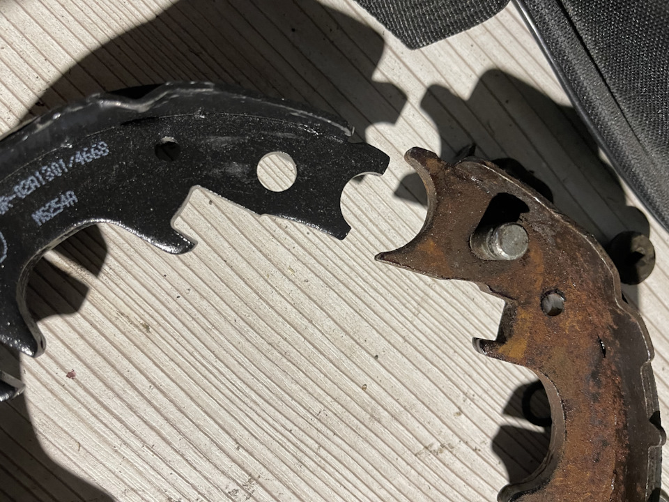 Колодки ручника и тросы — Toyota Camry (XV50), 2,5 л, 2012 года ...