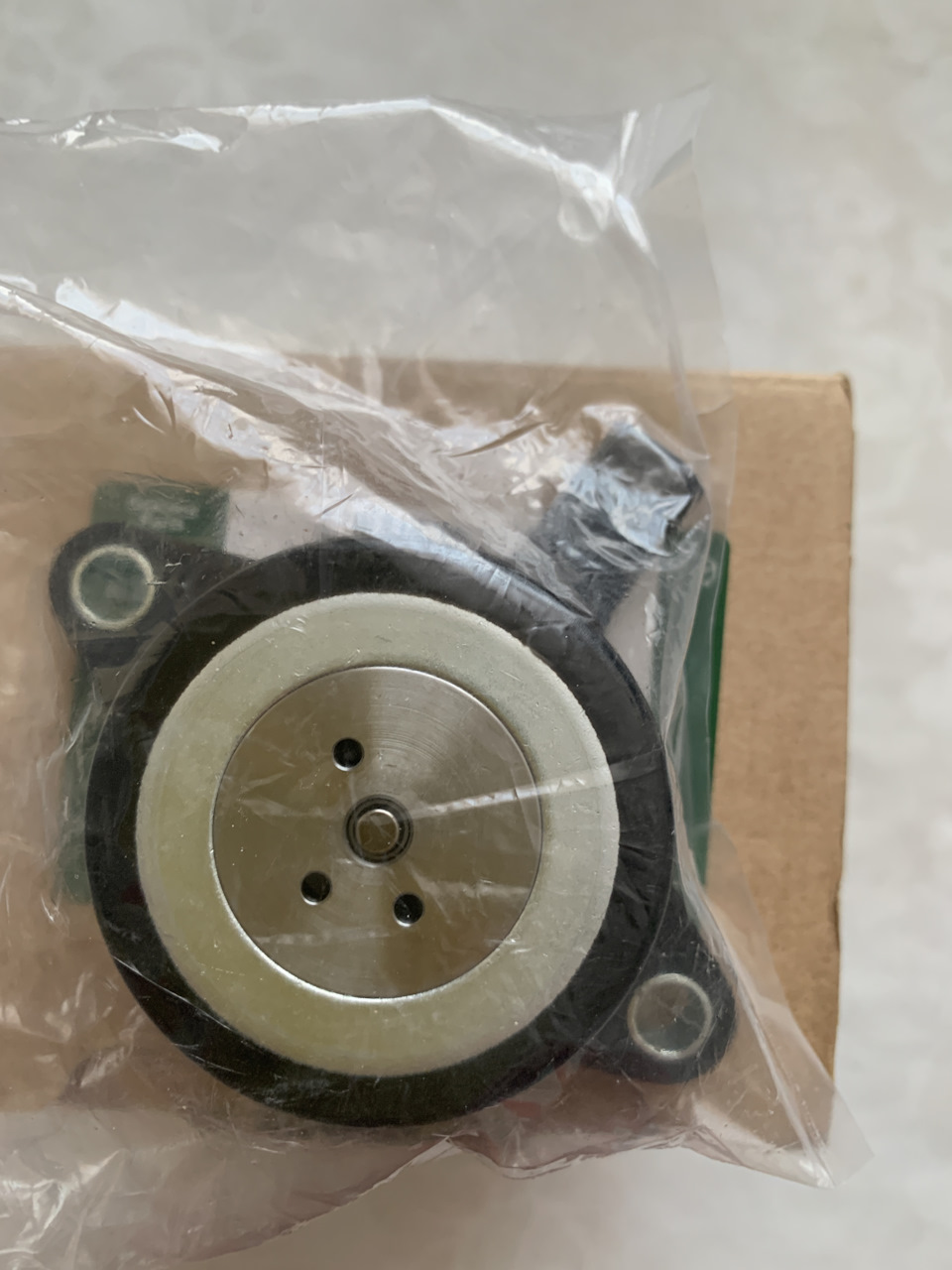 Замена электромагнита фазовращателя — Land Rover Discovery Sport (1G ...