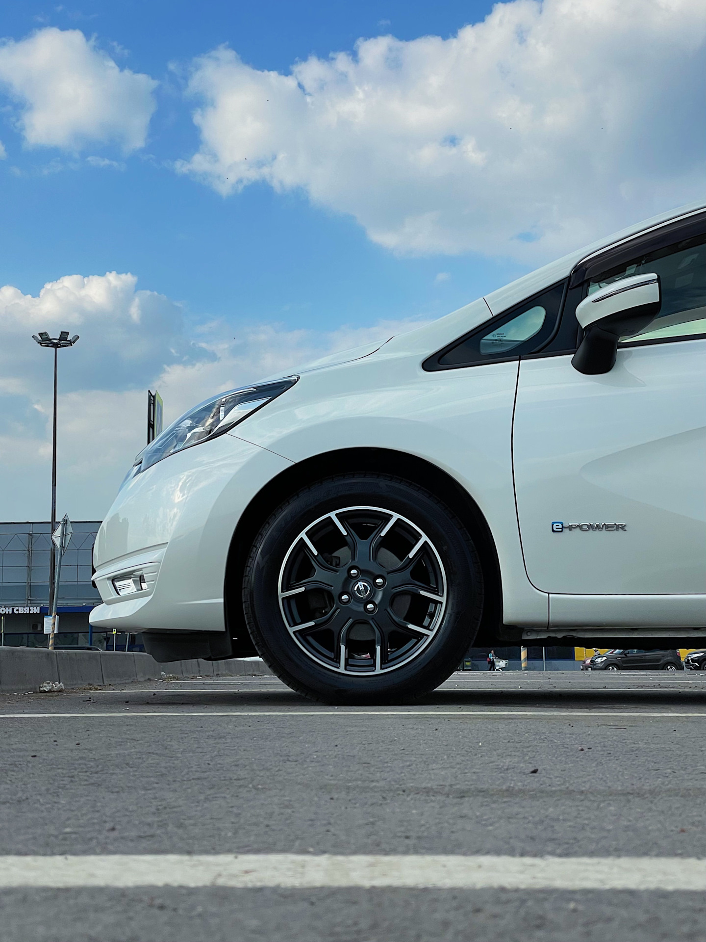 3️⃣ Диски Nismo (Enkei). — Nissan Note e-Power, 1,2 л, 2017 года ...