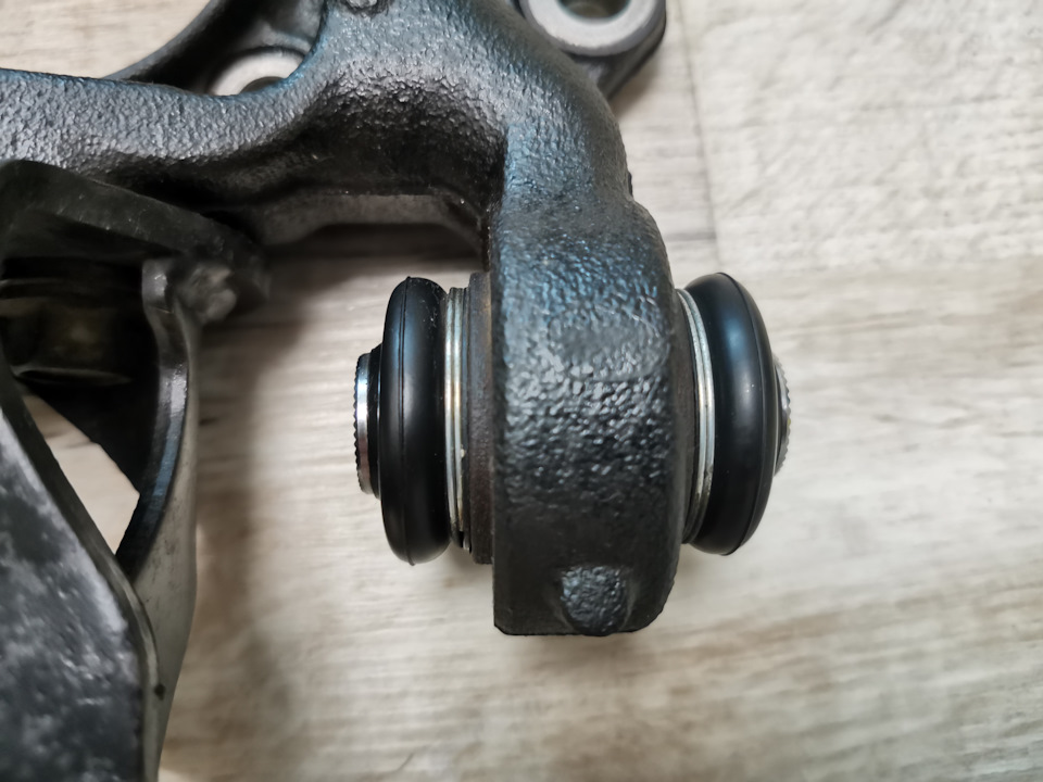 4230442020 Сайлентблок (комплект) TOYOTA LEXUS | Запчасти на DRIVE2