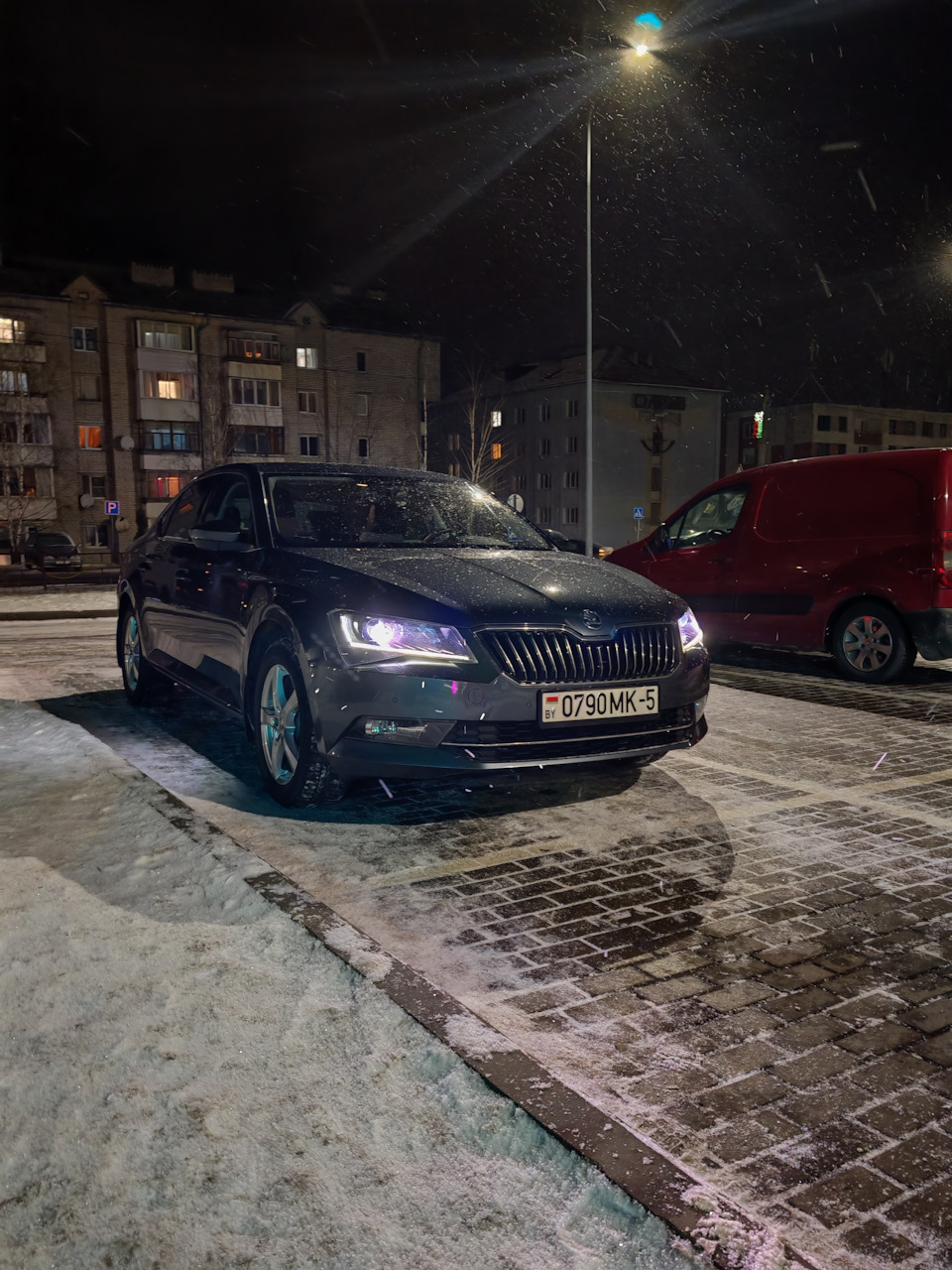 Снова стекло — Skoda Superb Mk3, 1,8 л, 2017 года | наблюдение | DRIVE2