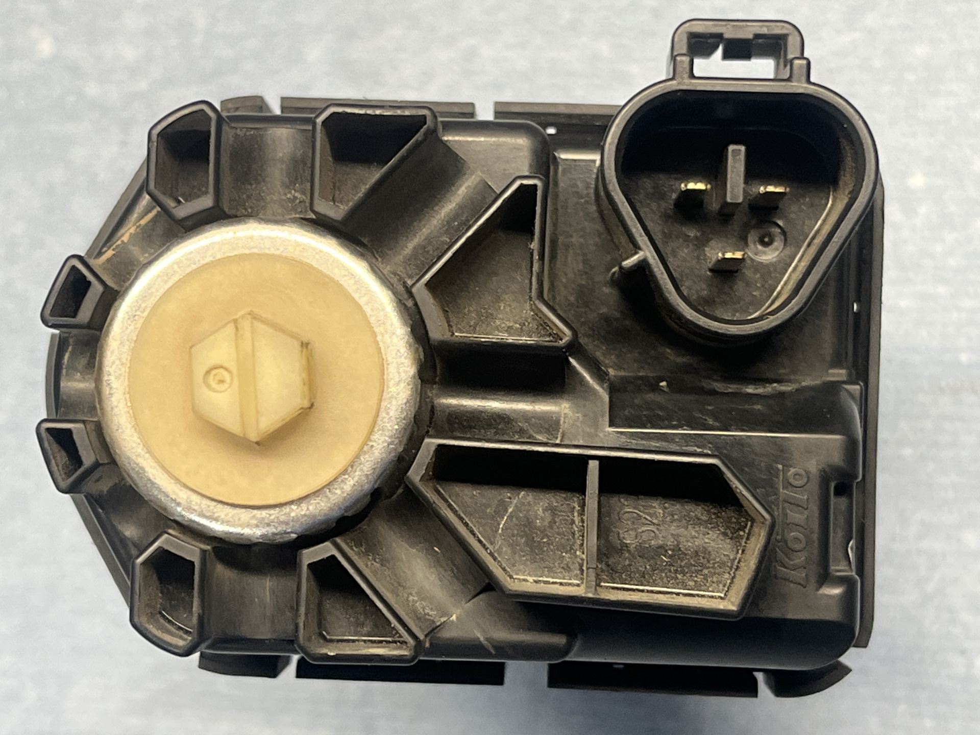 Электрокорректор фар Koito — Mitsubishi Pajero (4G), 3,8 л, 2008 года ...