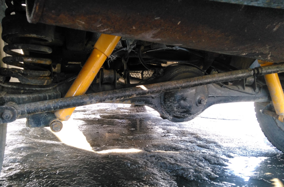 Задние жёлтые амортизаторы HOLA SH30-442 (масло) — Lada 2120 Надежда, 1 ...