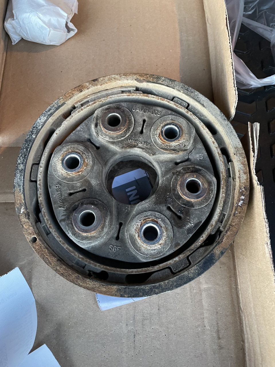 Замена демфера кардана. — Audi Q3 (1G), 2 л, 2012 года | визит на ...