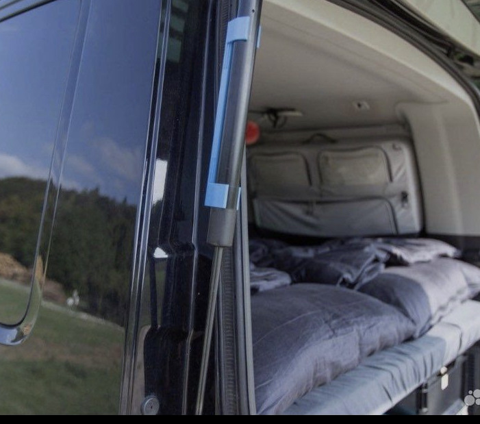 Держатель амортизатора 5 двери vw t5 на Volkswagen Caravelle (T5 ...
