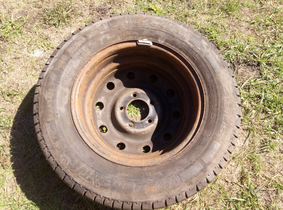 Шины летние Michelin 225/65 R16 на Lada 2123, Renault Master (3G), Ford ...