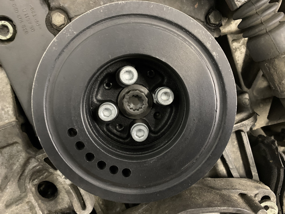 Замена ГРМ, шкива коленвала, шкива ГУР, подшипника вискомуфты, и ...