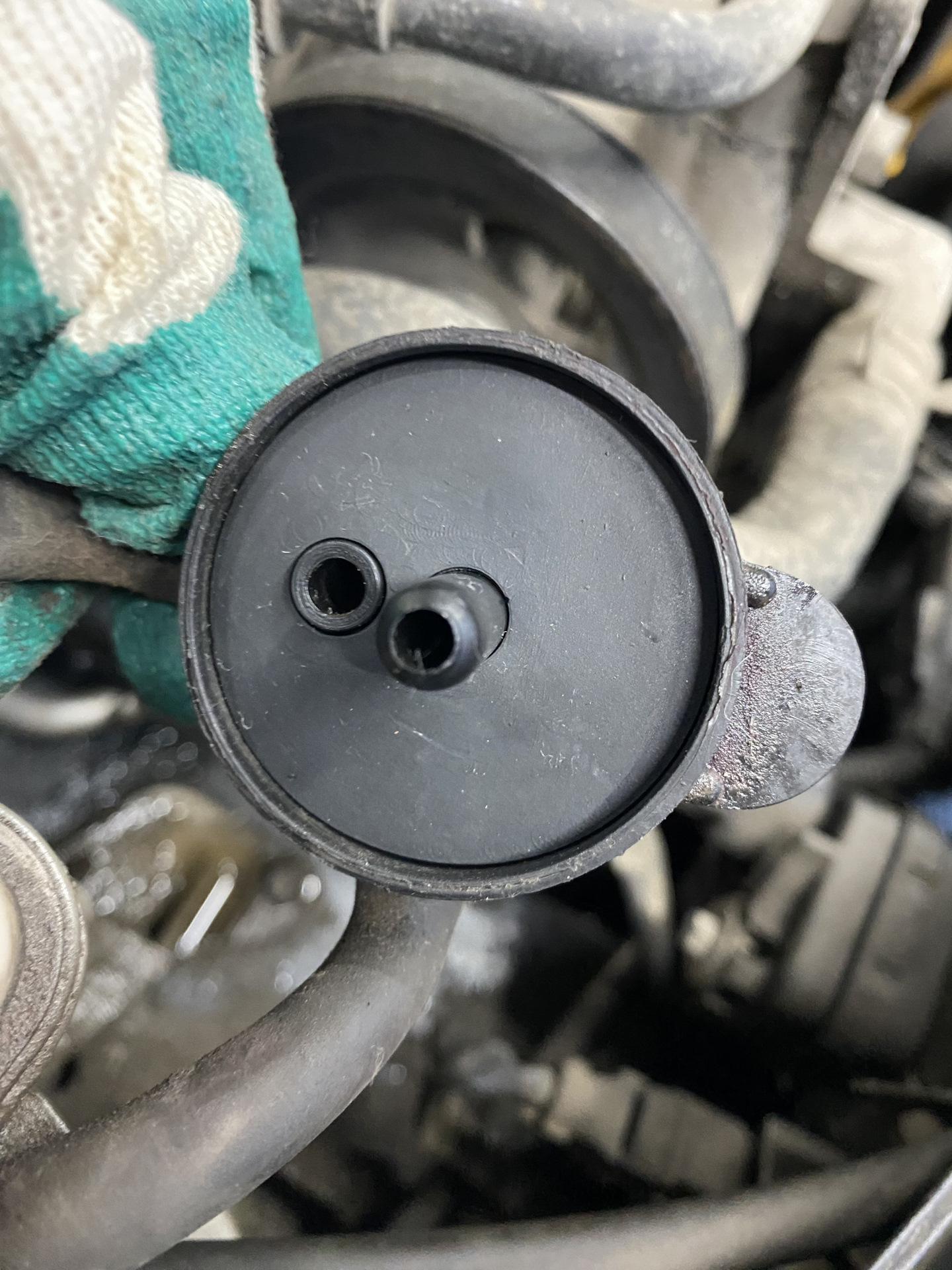 Устранение течи антифриза из под крышки расширительного бачка Hyundai ...