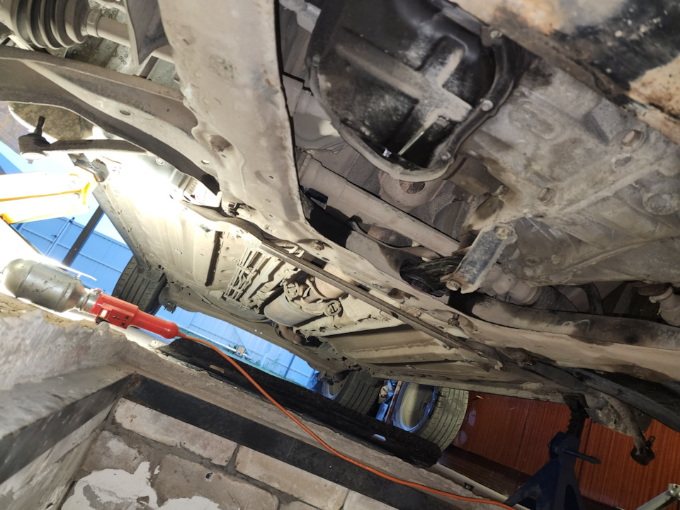 Замена втулки рулевой рейки — Nissan Juke (1G), 1,6 л, 2012 года ...