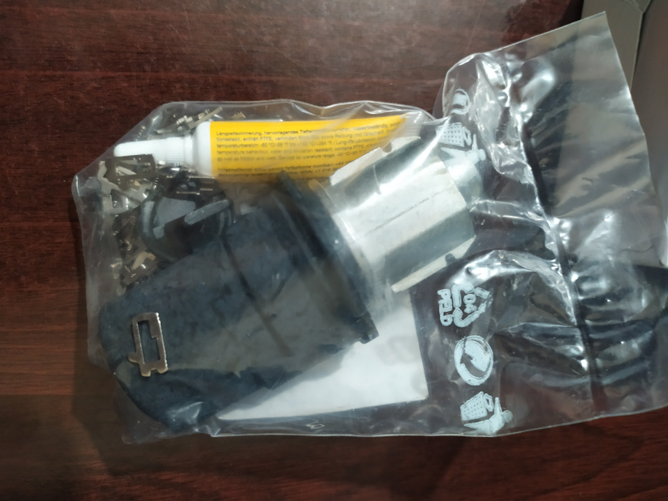 Личина замка капота на Ford Transit Custom, Ford Transit (8G). | 5 000 ...