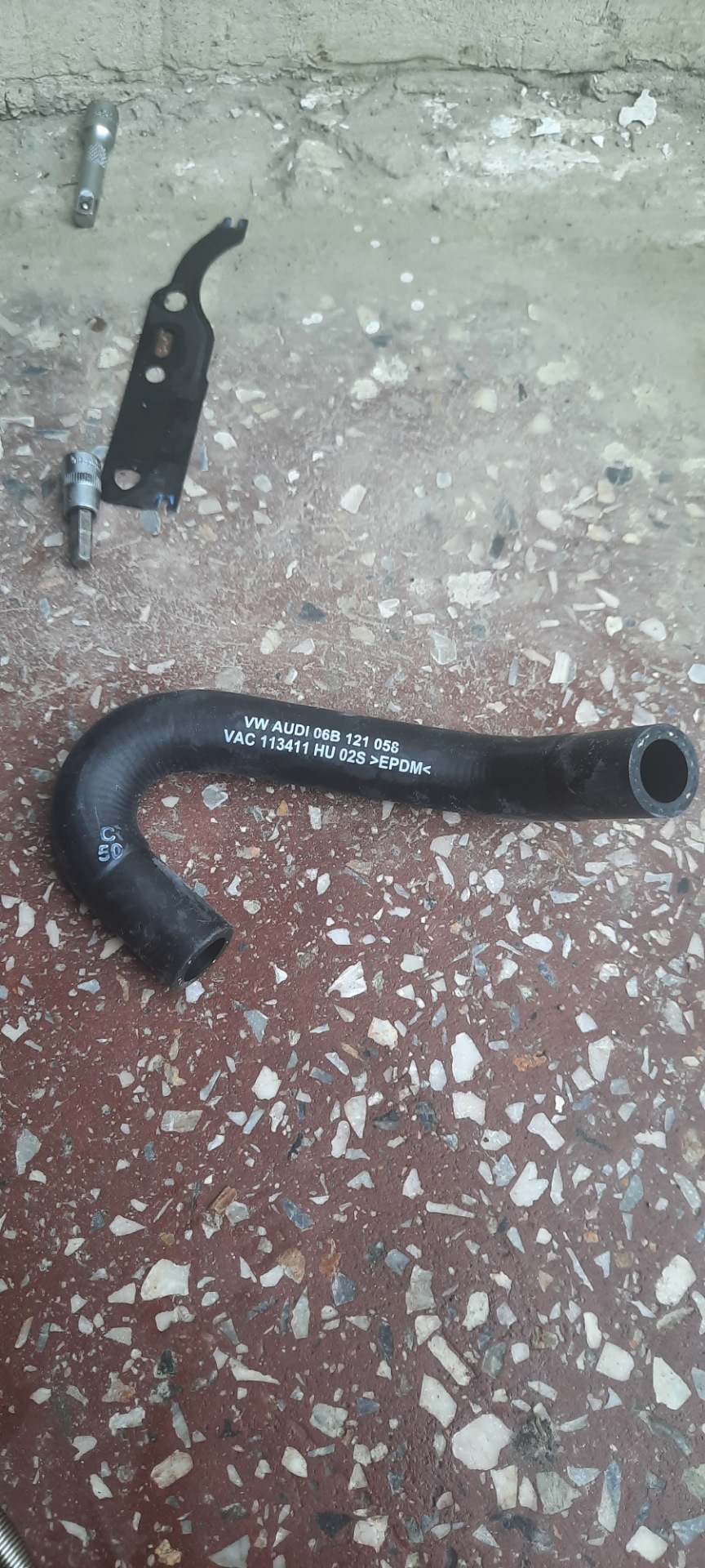 06B121058 Шланг системы охлаждения VAG | Запчасти на DRIVE2