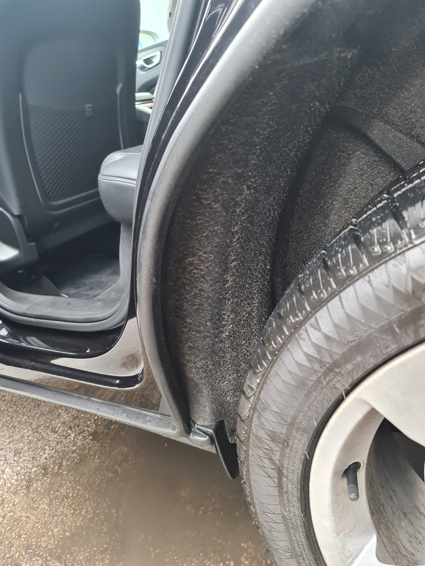 5.Установка задних защит на арки дверей 32288517 Volvo XC60 — Volvo ...