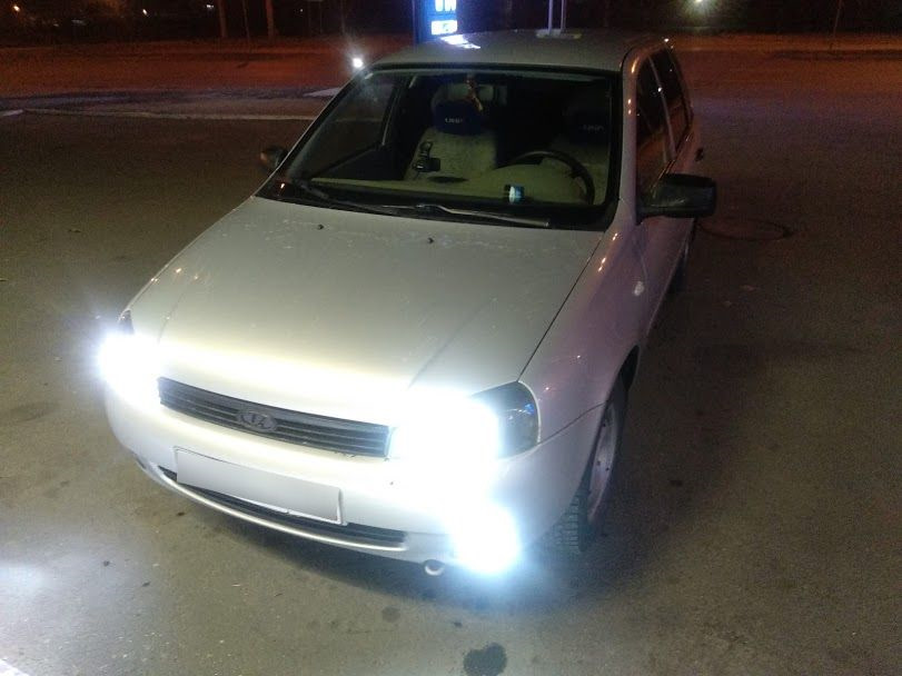 Замена ламп ближнего света — Lada Калина универсал, 1,6 л, 2010 года ...