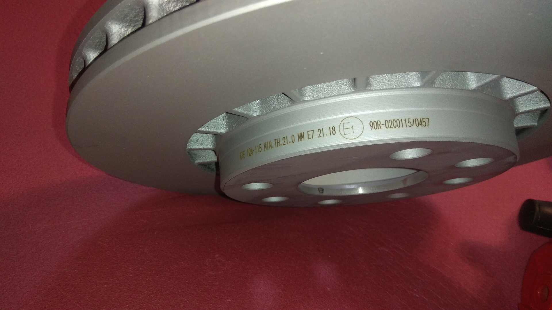 Косой взял верх. — Mercedes-Benz E-Class (W124), 3,2 л, 1992 года | тюнинг | DRIVE2